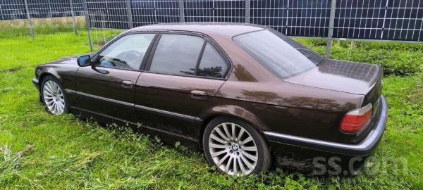 Brown BMW 735 1998 in Riga, with an engine capacity of 3.50 L and mileage of 260 thousand km for 2800 €, photo 2 on AUTOMOTO.COM.LV