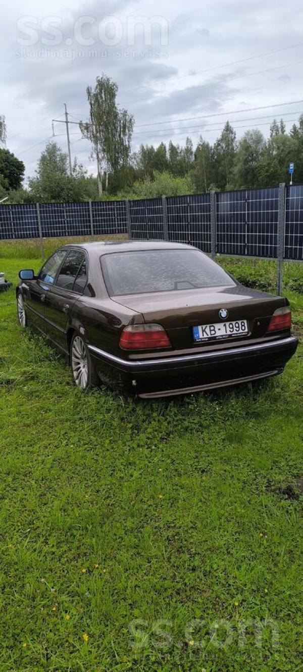 Brown BMW 735 1998 in Riga, with an engine capacity of 3.50 L and mileage of 260 thousand km for 2800 €, photo 4 on AUTOMOTO.COM.LV