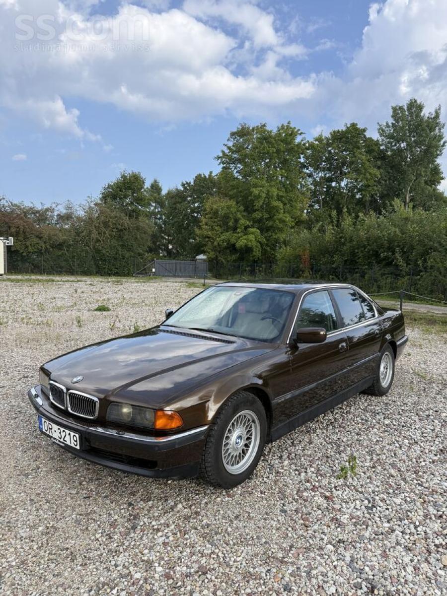 Brūns BMW 735 1998 Tukums, ar dzinēja tilpumu 3.50 L un nobraukumu 270 tūkst. km par 4990 €, foto 3 vietnē AUTOMOTO.COM.LV