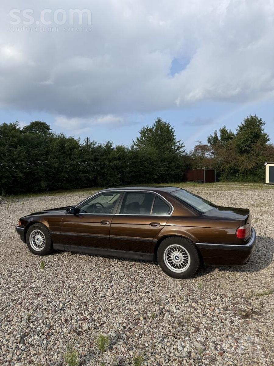 Brūns BMW 735 1998 Tukums, ar dzinēja tilpumu 3.50 L un nobraukumu 270 tūkst. km par 4990 €, foto 4 vietnē AUTOMOTO.COM.LV