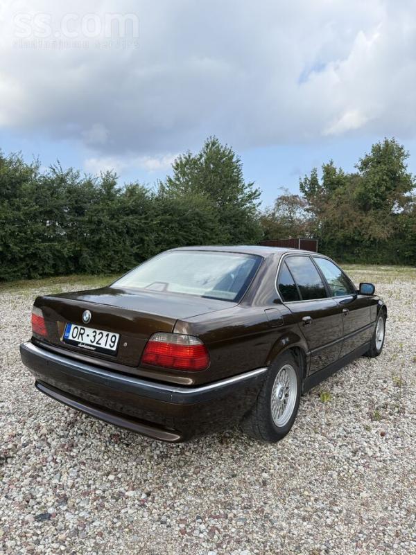 Brūns BMW 735 1998 Tukums, ar dzinēja tilpumu 3.50 L un nobraukumu 270 tūkst. km par 4990 €, foto 6 vietnē AUTOMOTO.COM.LV