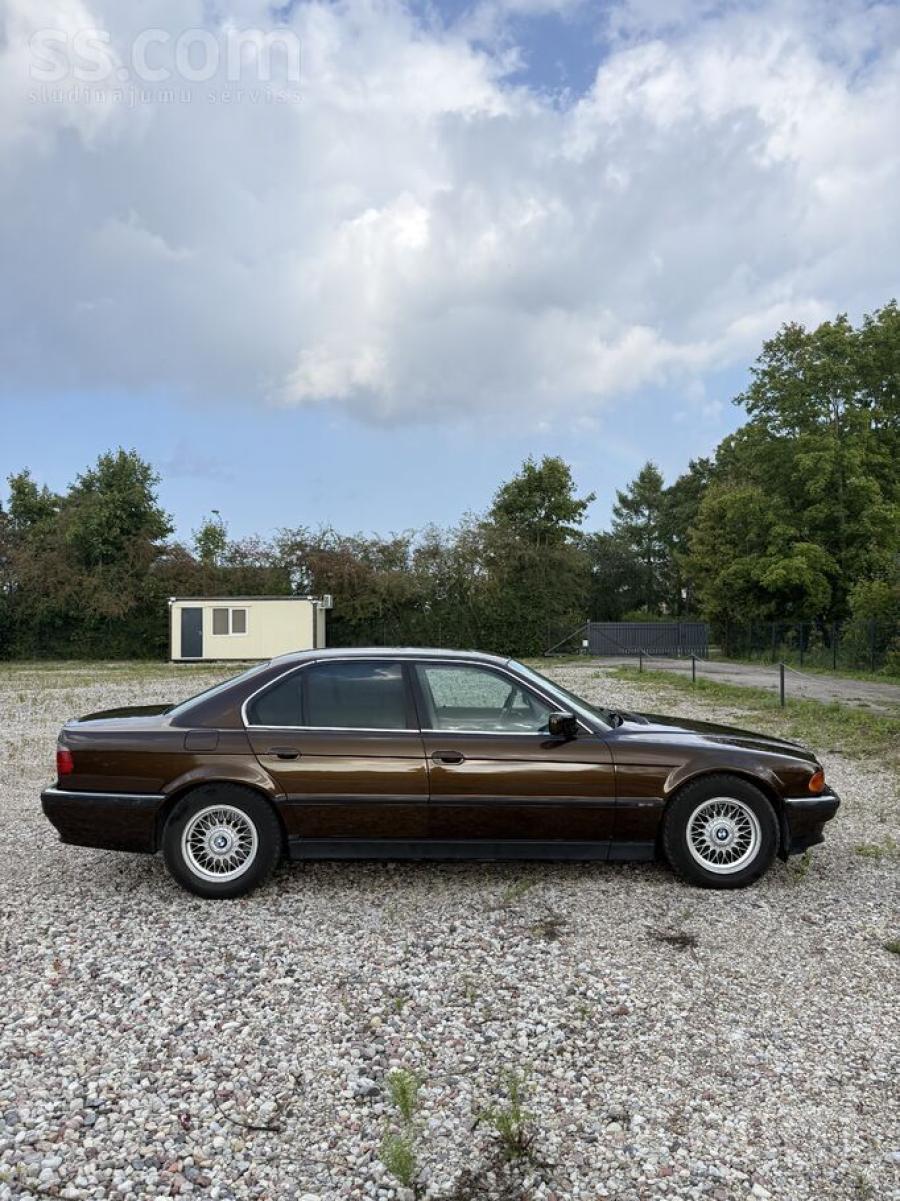 Brūns BMW 735 1998 Tukums, ar dzinēja tilpumu 3.50 L un nobraukumu 270 tūkst. km par 4990 €, foto 8 vietnē AUTOMOTO.COM.LV