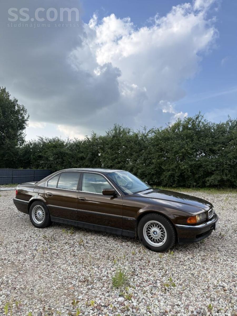 Brūns BMW 735 1998 Tukums, ar dzinēja tilpumu 3.50 L un nobraukumu 270 tūkst. km par 4990 €, foto 9 vietnē AUTOMOTO.COM.LV