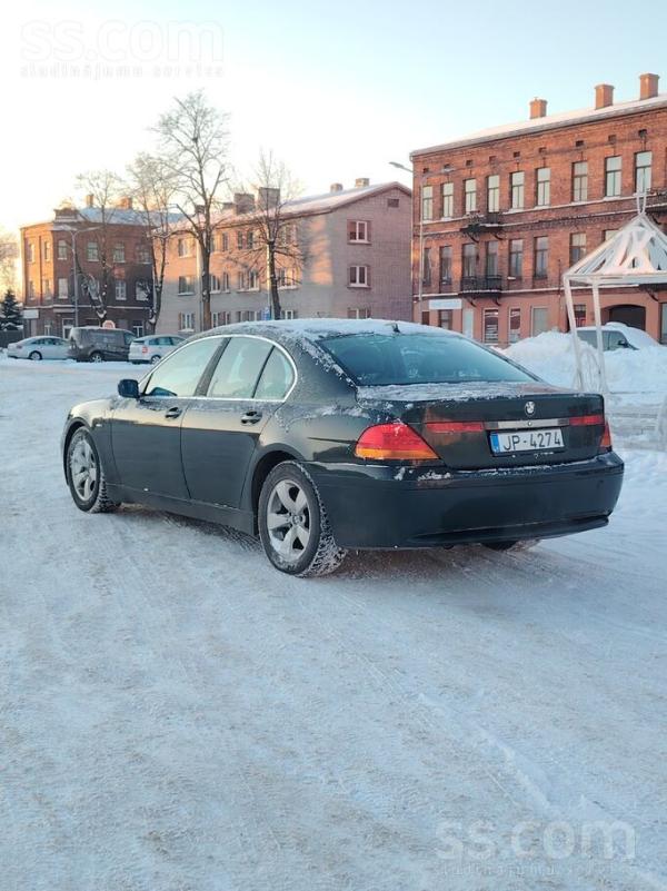 Green BMW 735 2002 in Liepaja, with an engine capacity of 3.60 L and mileage of 381 thousand km for 2100 €, photo 3 on AUTOMOTO.COM.LV