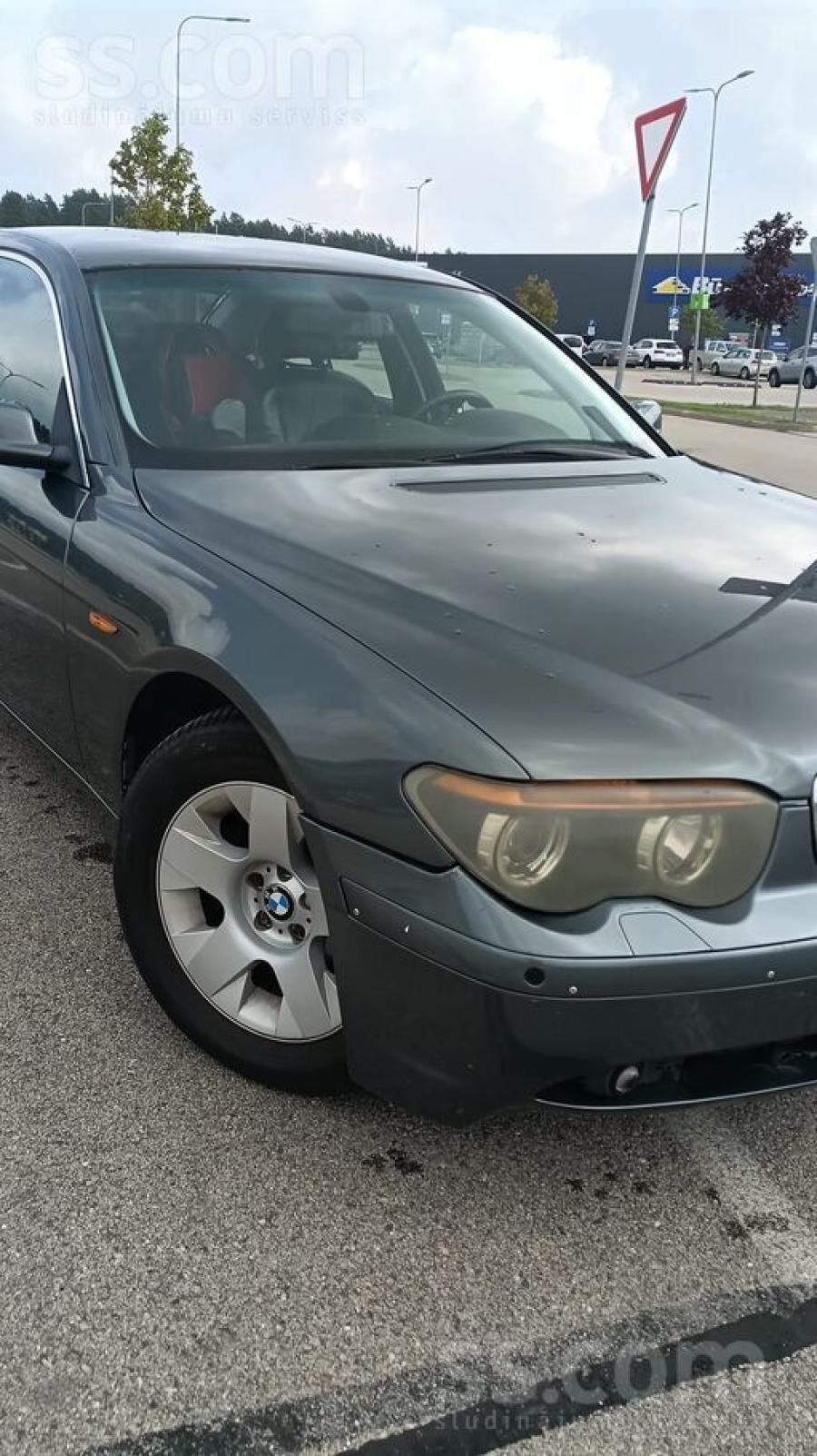 Green BMW 735 2002 in Riga, with an engine capacity of 3.50 L and mileage of 282 thousand km for 5500 €, photo 1 on AUTOMOTO.COM.LV
