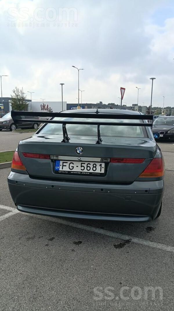 Green BMW 735 2002 in Riga, with an engine capacity of 3.50 L and mileage of 282 thousand km for 5500 €, photo 5 on AUTOMOTO.COM.LV