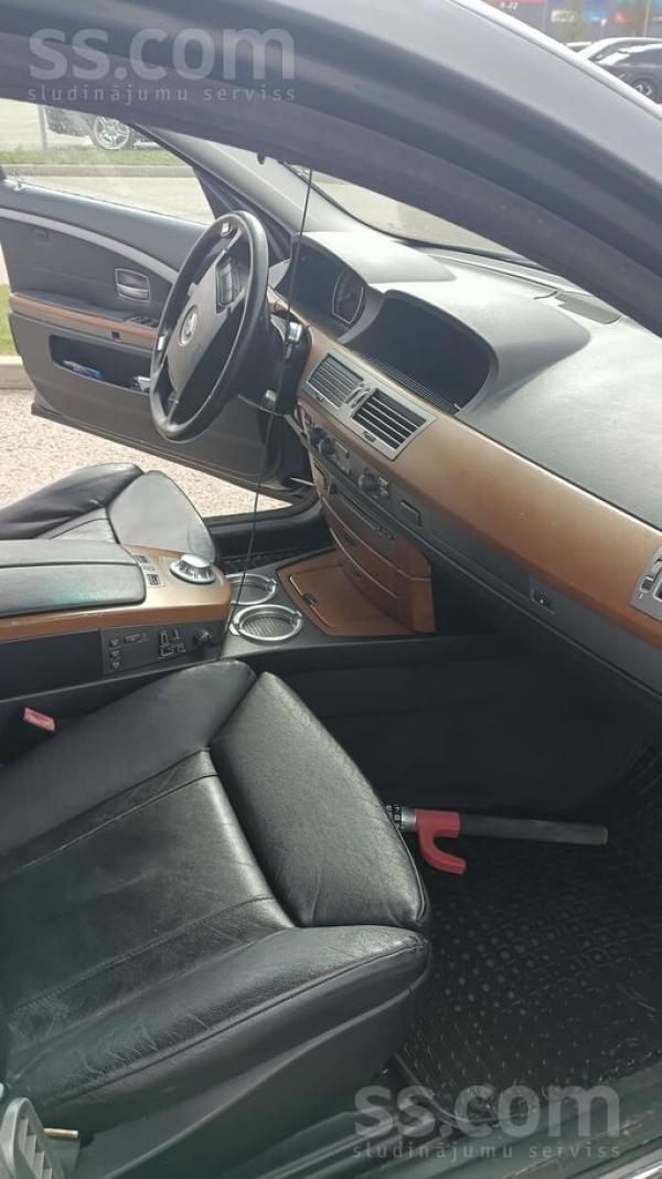 Green BMW 735 2002 in Riga, with an engine capacity of 3.50 L and mileage of 282 thousand km for 5500 €, photo 8 on AUTOMOTO.COM.LV