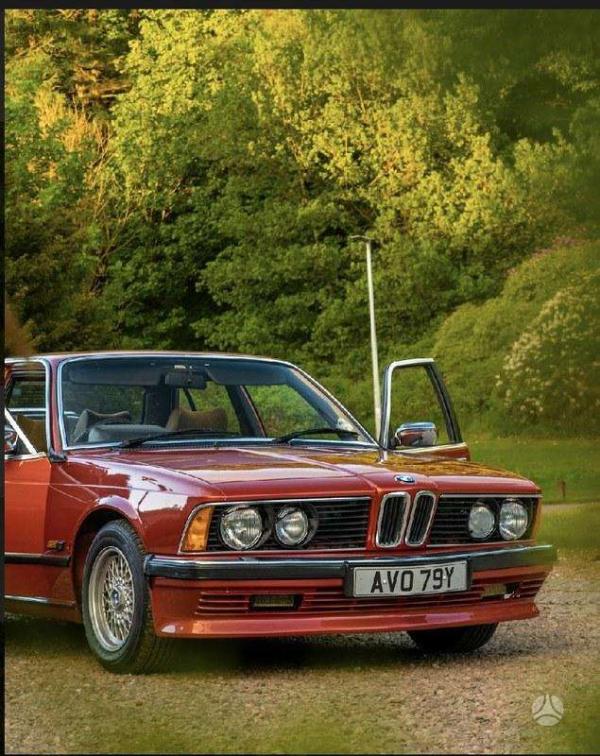Grey BMW 735 1983 in Kretinga, with an engine capacity of 3.50 L and mileage of 270 thousand km for 2950 €, photo 1 on AUTOMOTO.COM.LV