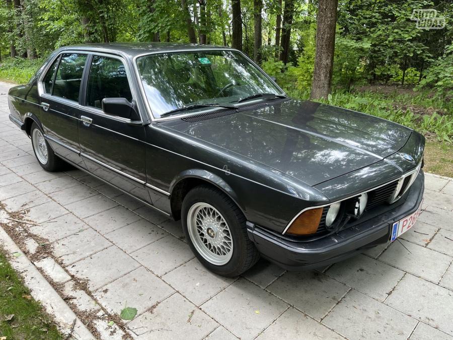 Pelēks BMW 735 1984 Viļņa, ar dzinēja tilpumu 3.40 L un nobraukumu 325 tūkst. km par 7500 €, foto 3 vietnē AUTOMOTO.COM.LV