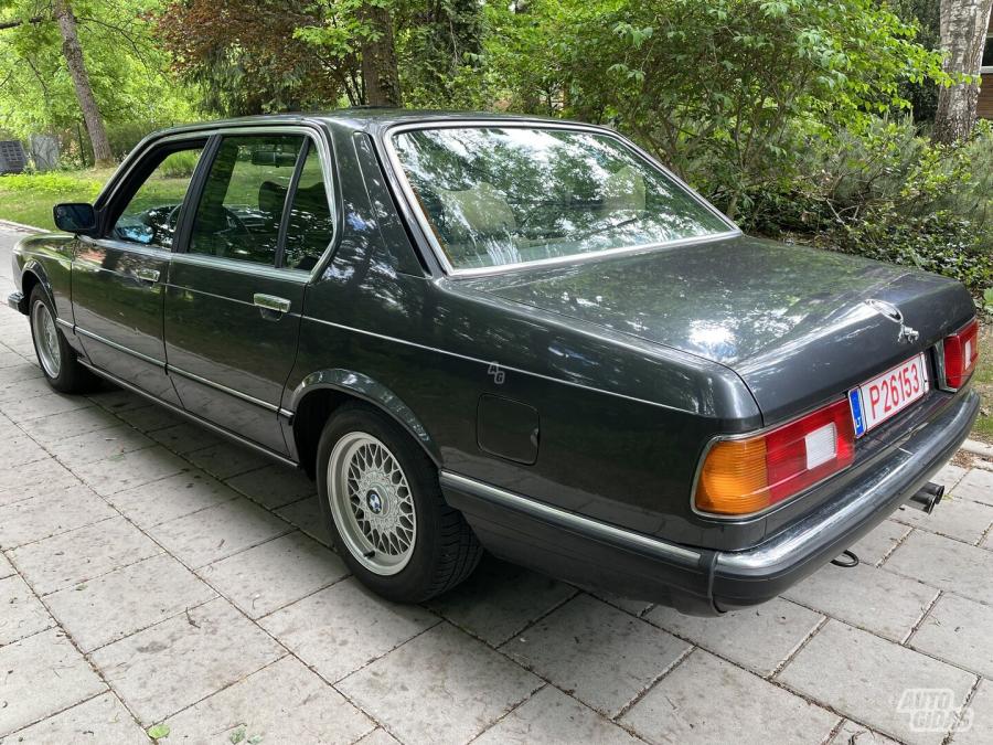 Pelēks BMW 735 1984 Viļņa, ar dzinēja tilpumu 3.40 L un nobraukumu 325 tūkst. km par 7500 €, foto 6 vietnē AUTOMOTO.COM.LV