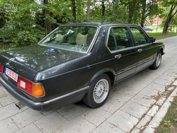 Grey BMW 735 1984 in Vilnius, with an engine capacity of 3.40 L and mileage of 325 thousand km for 7500 €, photo 6 on AUTOMOTO.COM.LV