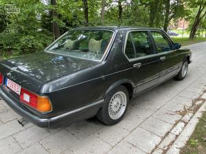 Pelēks BMW 735 1984 Viļņa, ar dzinēja tilpumu 3.40 L un nobraukumu 325 tūkst. km par 7500 €, foto 7 vietnē AUTOMOTO.COM.LV