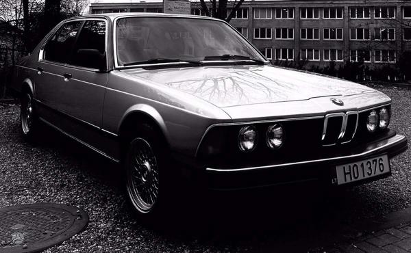 Grey BMW 735 1987 in Vilnius, with an engine capacity of 0.00 L and mileage of 290 thousand km for 12777 €, photo 2 on AUTOMOTO.COM.LV