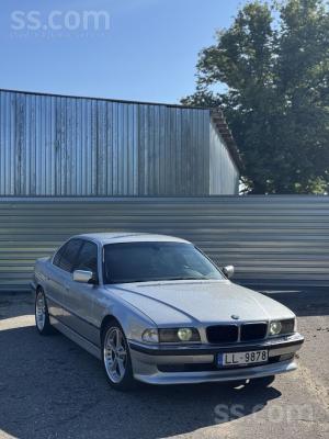 Grey BMW 735 1997 in Riga, with an engine capacity of 3.50 L and mileage of 319 thousand km for 3760 €, photo 3 on AUTOMOTO.COM.LV