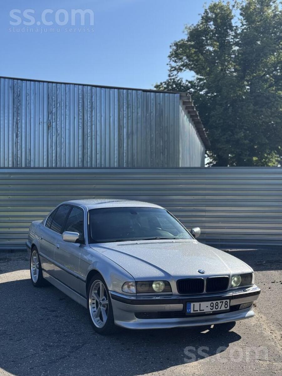 Grey BMW 735 1997 in Riga, with an engine capacity of 3.50 L and mileage of 319 thousand km for 3760 €, photo 3 on AUTOMOTO.COM.LV