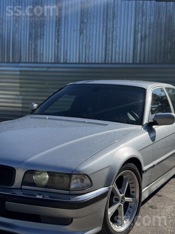 Pelēks BMW 735 1997 Rīga, ar dzinēja tilpumu 3.50 L un nobraukumu 319 tūkst. km par 3760 €, foto 5 vietnē AUTOMOTO.COM.LV