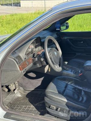Grey BMW 735 1997 in Riga, with an engine capacity of 3.50 L and mileage of 319 thousand km for 3760 €, photo 9 on AUTOMOTO.COM.LV