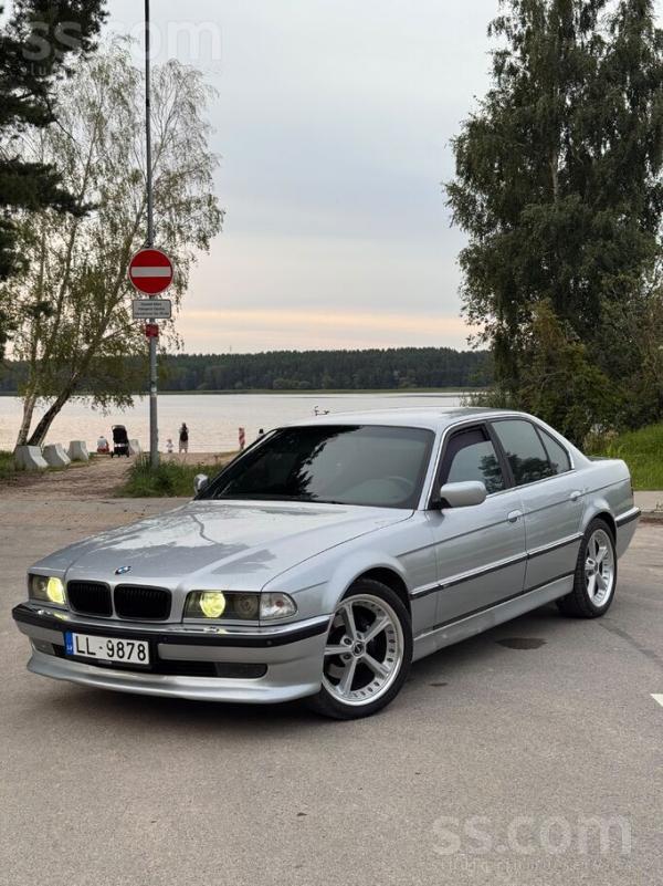Grey BMW 735 1997 in Riga, with an engine capacity of 3.50 L and mileage of 317 thousand km for 3750 €, photo 1 on AUTOMOTO.COM.LV