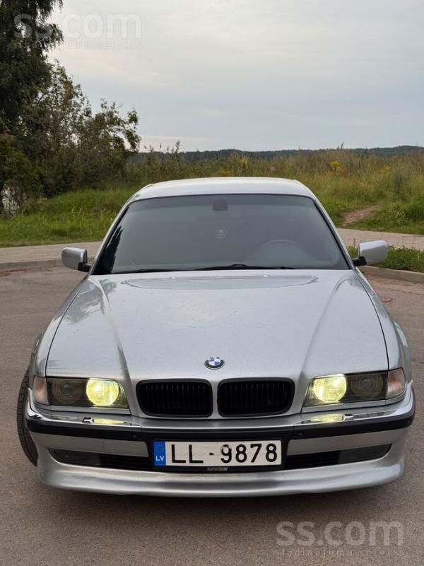 Grey BMW 735 1997 in Riga, with an engine capacity of 3.50 L and mileage of 317 thousand km for 3750 €, photo 2 on AUTOMOTO.COM.LV