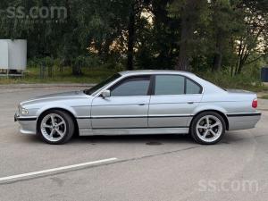Grey BMW 735 1997 in Riga, with an engine capacity of 3.50 L and mileage of 317 thousand km for 3750 €, photo 6 on AUTOMOTO.COM.LV
