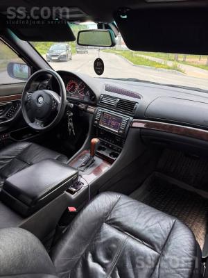 Grey BMW 735 1997 in Riga, with an engine capacity of 3.50 L and mileage of 317 thousand km for 3750 €, photo 11 on AUTOMOTO.COM.LV
