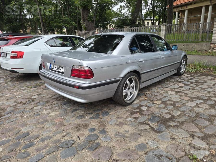 Grey BMW 735 1997 in Riga, with an engine capacity of 3.50 L and mileage of 318 thousand km for 3750 €, photo 5 on AUTOMOTO.COM.LV