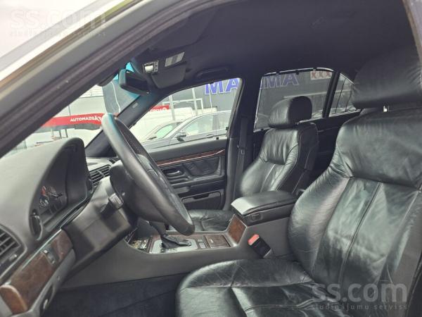 Grey BMW 735 1997 in Riga, with an engine capacity of 3.50 L and mileage of 318 thousand km for 3750 €, photo 9 on AUTOMOTO.COM.LV