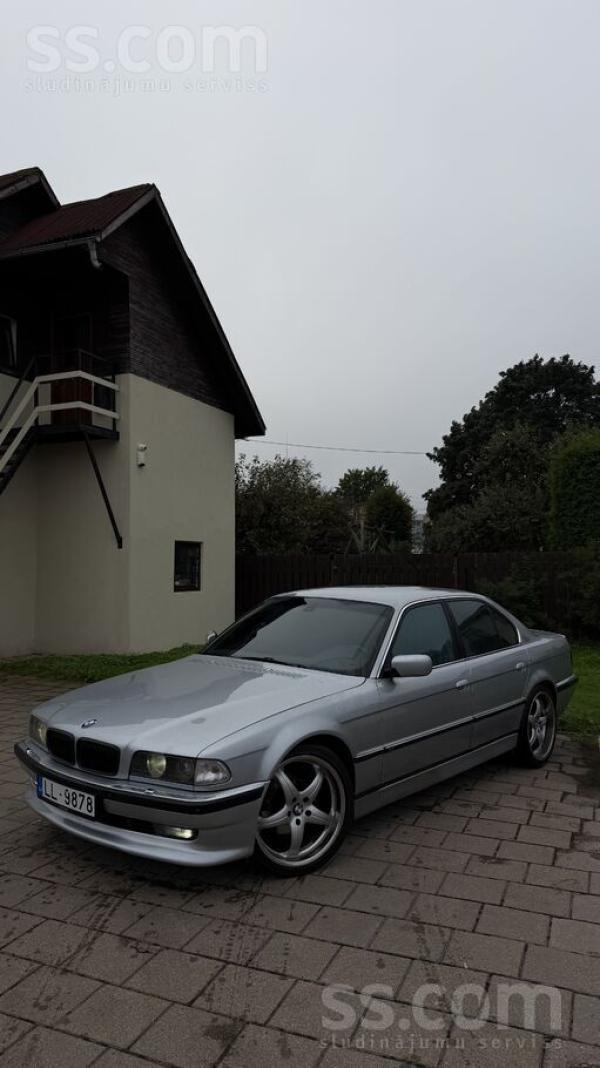 BMW 735 1997 in Riga on AUTOMOTO.COM.LV Grey BMW 735 1997 in Riga, with an engine capacity of 3.50 L and mileage of 317 thousand km for 5850 €, photo 1 on AUTOMOTO.COM.LV