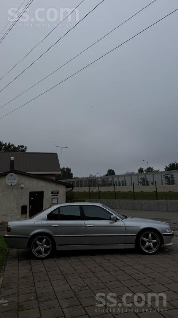 BMW 735 1997 in Riga on AUTOMOTO.COM.LV Grey BMW 735 1997 in Riga, with an engine capacity of 3.50 L and mileage of 317 thousand km for 5850 €, photo 4 on AUTOMOTO.COM.LV