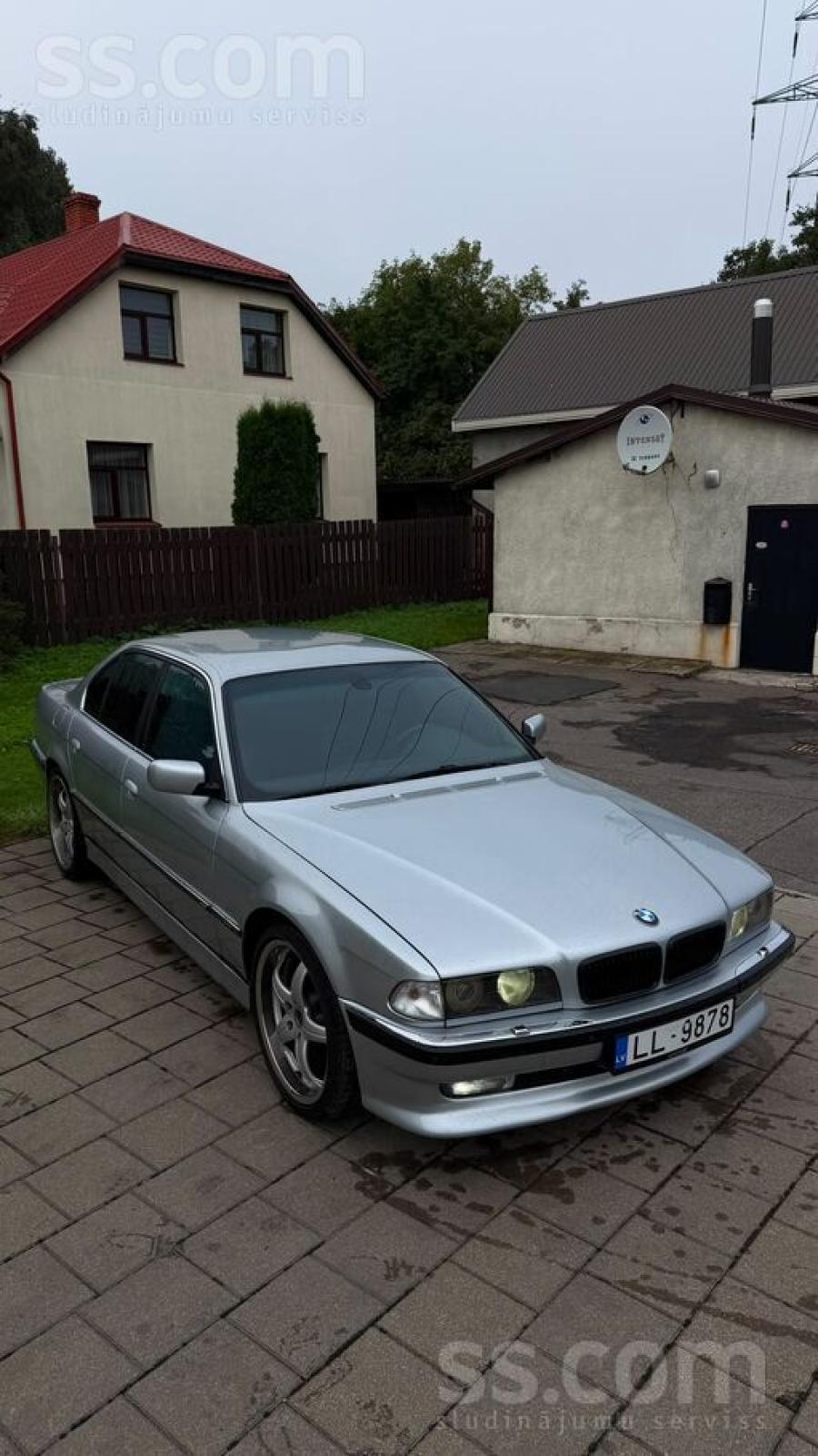 Grey BMW 735 1997 in Riga, with an engine capacity of 3.50 L and mileage of 318 thousand km for 3790 €, photo 3 on AUTOMOTO.COM.LV