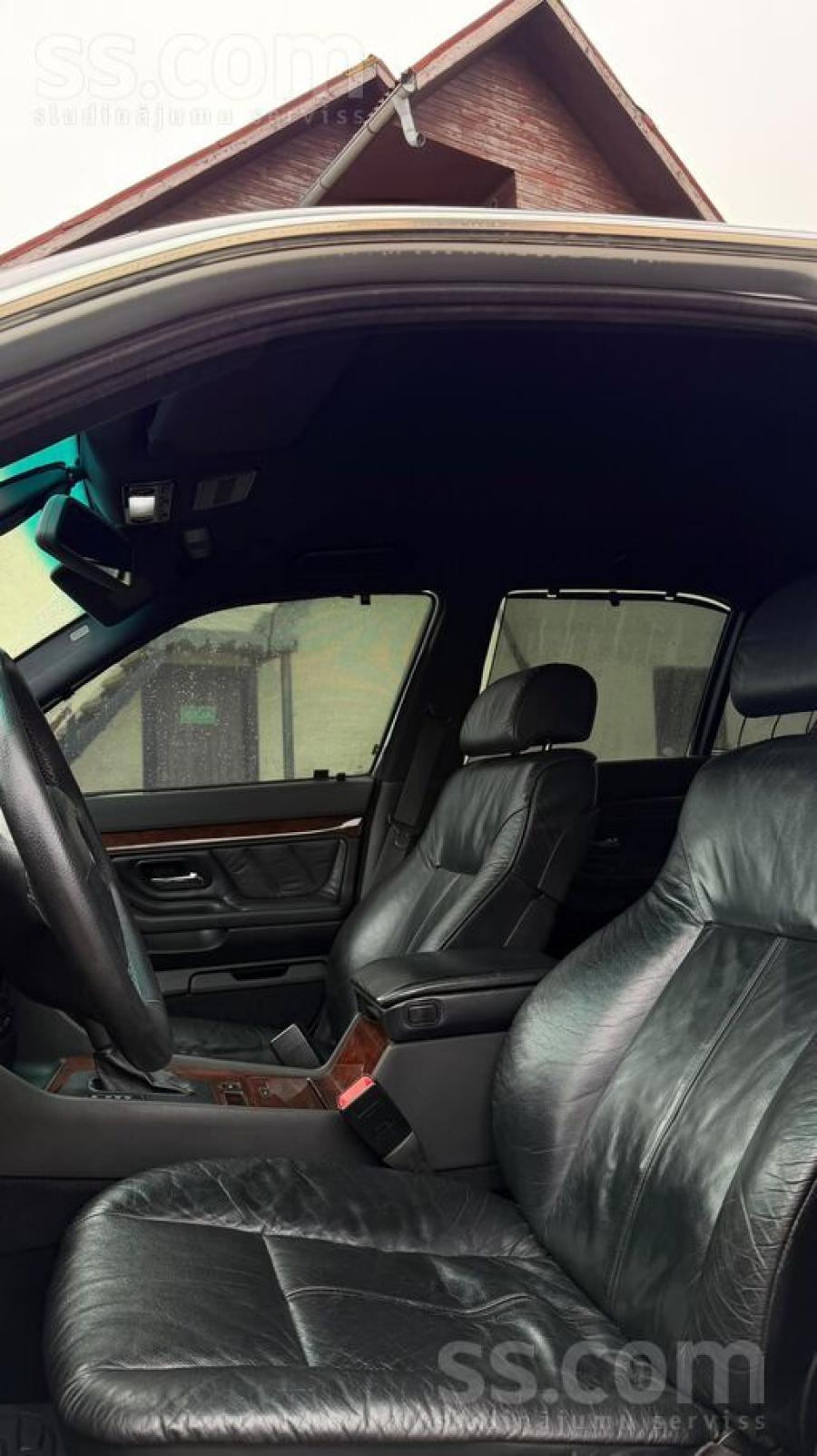 Grey BMW 735 1997 in Riga, with an engine capacity of 3.50 L and mileage of 318 thousand km for 3790 €, photo 9 on AUTOMOTO.COM.LV