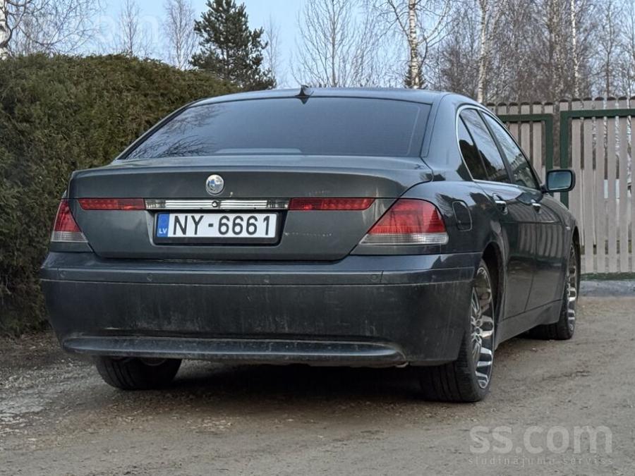Grey BMW 735 2002 in Riga, with an engine capacity of 3.50 L and mileage of 290 thousand km for 1600 €, photo 3 on AUTOMOTO.COM.LV