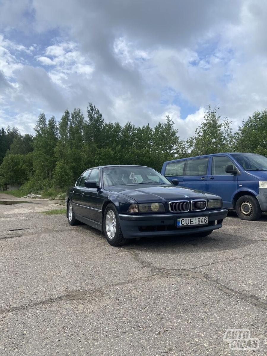 BMW 735 1996 Visaginas, ar dzinēja tilpumu 3.50 L un nobraukumu 360 tūkst. km par 1800 €, foto 1 vietnē AUTOMOTO.COM.LV