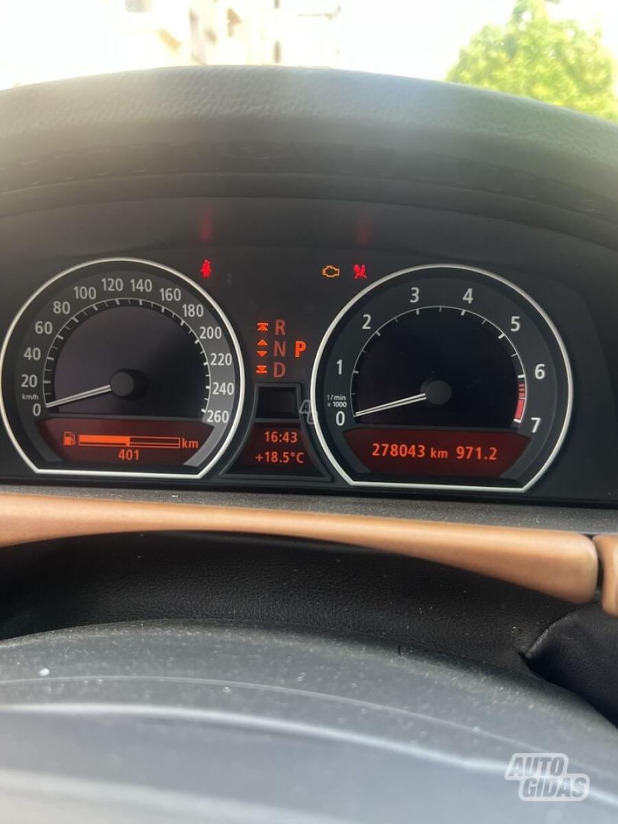 BMW 735 2001 Klaipėda, ar dzinēja tilpumu 3.50 L un nobraukumu 270 tūkst. km par 1900 €, foto 4 vietnē AUTOMOTO.COM.LV