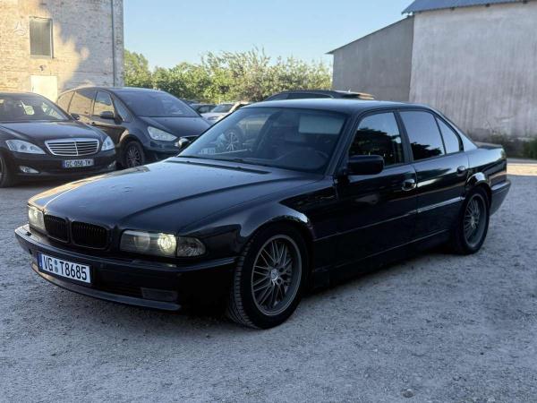 Balts BMW 735 1998 Šauļi, ar dzinēja tilpumu 3.50 L un nobraukumu 377 tūkst. km par 3800 €, foto 1 vietnē AUTOMOTO.COM.LV