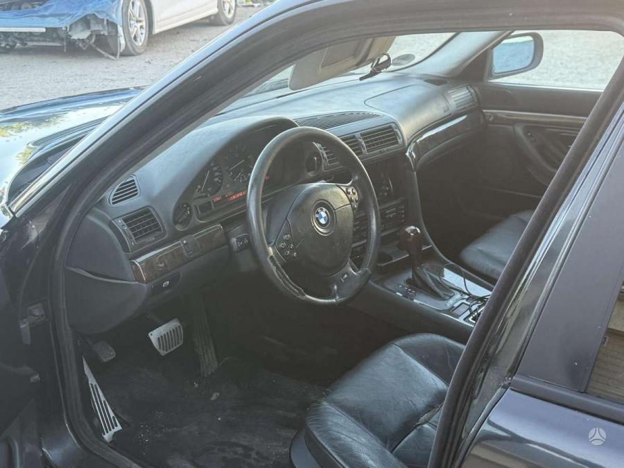 Balts BMW 735 1998 Šauļi, ar dzinēja tilpumu 3.50 L un nobraukumu 377 tūkst. km par 3800 €, foto 7 vietnē AUTOMOTO.COM.LV