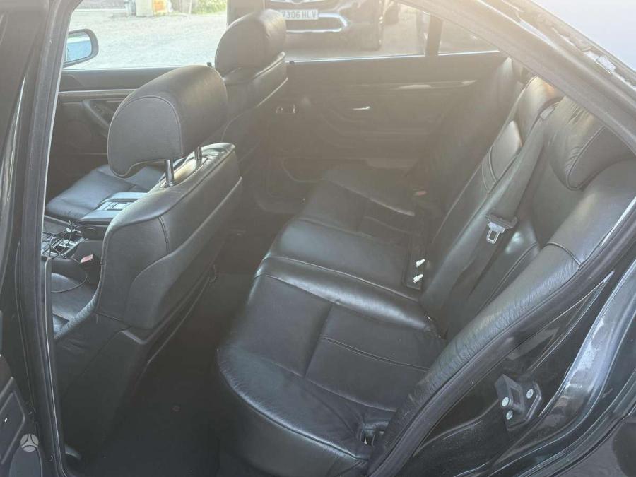 Balts BMW 735 1998 Šauļi, ar dzinēja tilpumu 3.50 L un nobraukumu 377 tūkst. km par 3800 €, foto 8 vietnē AUTOMOTO.COM.LV