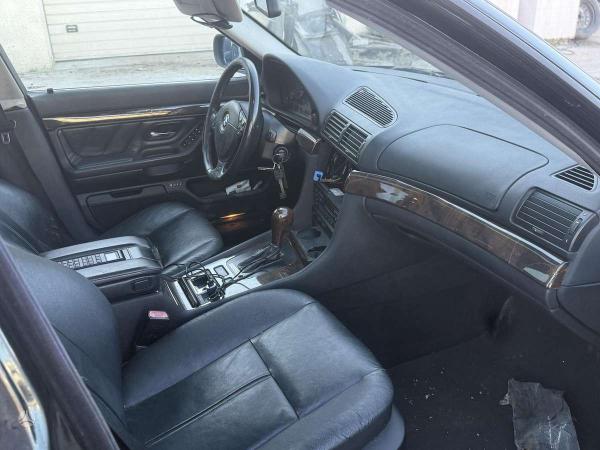 Balts BMW 735 1998 Šauļi, ar dzinēja tilpumu 3.50 L un nobraukumu 377 tūkst. km par 3800 €, foto 8 vietnē AUTOMOTO.COM.LV