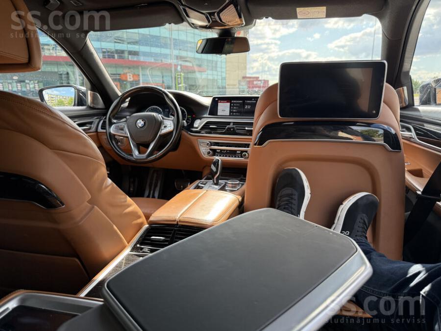 Черный БМВ 740 2019 в Рига, объемом двигателя 3.00 л и пробегом 142 тыс. км за 31500 €, фото 18 на AUTOMOTO.COM.LV