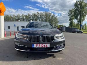 Melns BMW 740 2016 Viļņa, ar dzinēja tilpumu 3.00 L un nobraukumu 380 tūkst. km par 18000 €, foto  vietnē AUTOMOTO.COM.LV