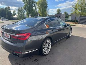 Melns BMW 740 2016 Viļņa, ar dzinēja tilpumu 3.00 L un nobraukumu 380 tūkst. km par 18000 €, foto 4 vietnē AUTOMOTO.COM.LV