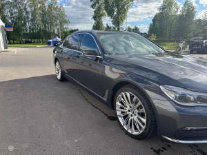 Melns BMW 740 2016 Viļņa, ar dzinēja tilpumu 3.00 L un nobraukumu 380 tūkst. km par 18000 €, foto 6 vietnē AUTOMOTO.COM.LV