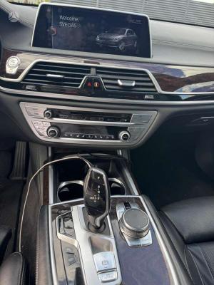 Melns BMW 740 2016 Viļņa, ar dzinēja tilpumu 3.00 L un nobraukumu 380 tūkst. km par 18000 €, foto 10 vietnē AUTOMOTO.COM.LV