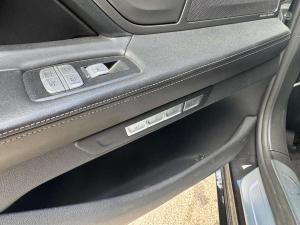 Melns BMW 740 2016 Viļņa, ar dzinēja tilpumu 3.00 L un nobraukumu 380 tūkst. km par 18000 €, foto 16 vietnē AUTOMOTO.COM.LV