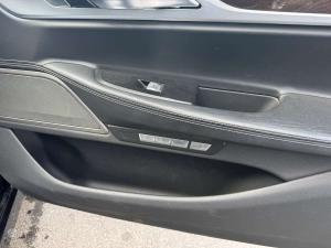 Melns BMW 740 2016 Viļņa, ar dzinēja tilpumu 3.00 L un nobraukumu 380 tūkst. km par 18000 €, foto 18 vietnē AUTOMOTO.COM.LV