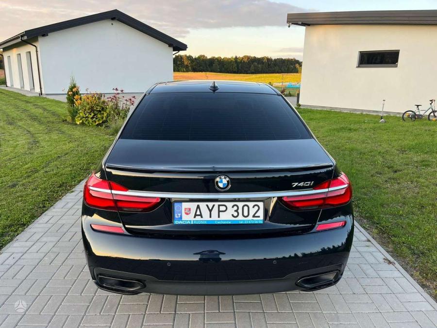 Black BMW 740 2016 in Alytus, with an engine capacity of 3.00 L and mileage of 166 thousand km for 19800 €, photo 15 on AUTOMOTO.COM.LV