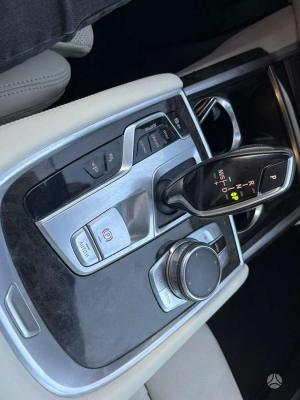 Black BMW 740 2016 in Alytus, with an engine capacity of 3.00 L and mileage of 166 thousand km for 19800 €, photo 32 on AUTOMOTO.COM.LV