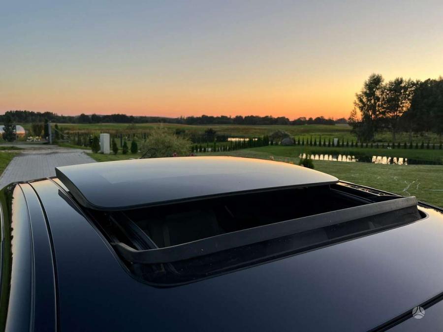Black BMW 740 2016 in Alytus, with an engine capacity of 3.00 L and mileage of 166 thousand km for 19800 €, photo 38 on AUTOMOTO.COM.LV