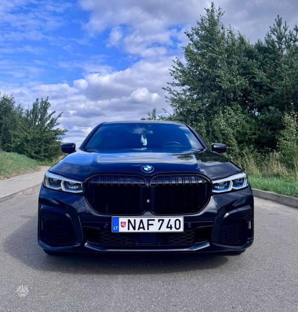 BMW 740 2016 Viļņa vietnē Melns BMW 740 2016 Viļņa, ar dzinēja tilpumu 3.00 L un nobraukumu 117 tūkst. km par 28000 €, foto 1 vietnē AUTOMOTO.COM.LV