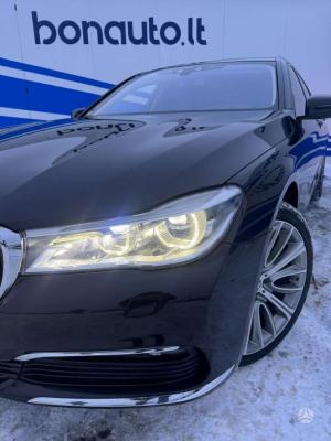 Melns BMW 740 2017 Kauņa, ar dzinēja tilpumu 3.00 L un nobraukumu 240 tūkst. km par 26999 €, foto 3 vietnē AUTOMOTO.COM.LV